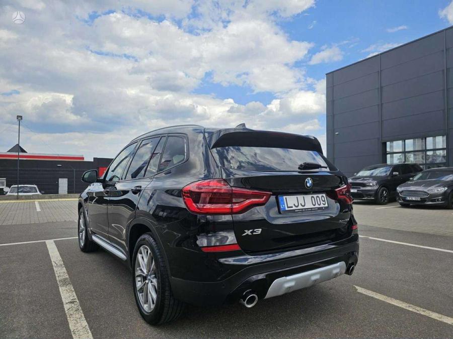 Black BMW X3 2019 in Trakai, with an engine capacity of 2.00 L and mileage of 166 thousand km for 23500 €, photo 4 on AUTOMOTO.COM.LV