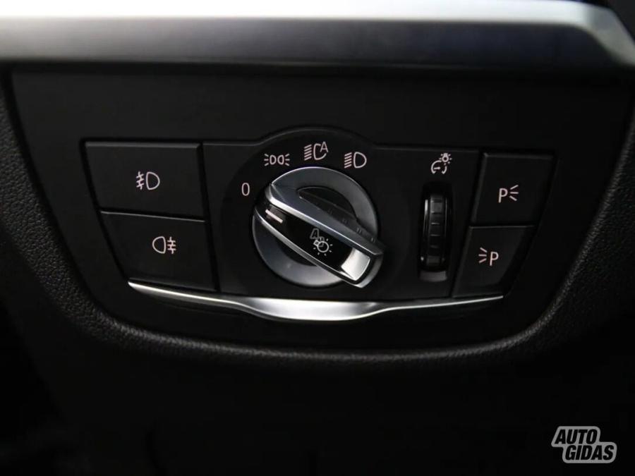 Black BMW X3 2019 in Vilnius, with an engine capacity of 2.00 L and mileage of 146 thousand km for 27399 €, photo 28 on AUTOMOTO.COM.LV