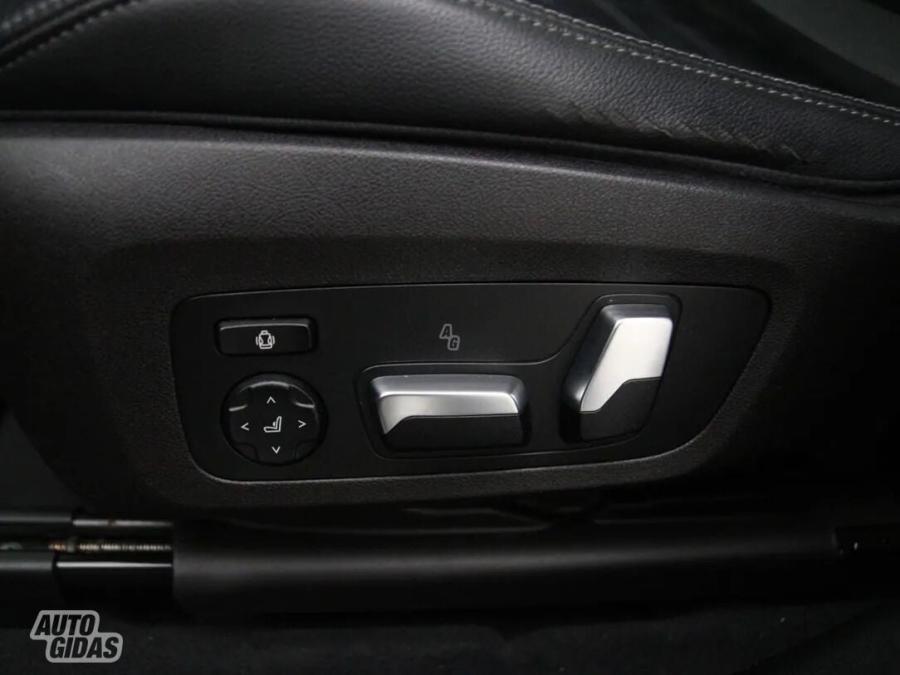 Black BMW X3 2019 in Vilnius, with an engine capacity of 2.00 L and mileage of 146 thousand km for 27399 €, photo 35 on AUTOMOTO.COM.LV