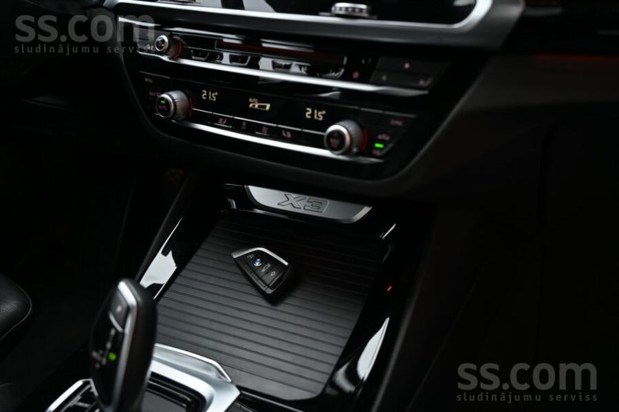 Black BMW X3 2019 in Jelgava, with an engine capacity of 2.00 L and mileage of 0 thousand km for 22500 €, photo 18 on AUTOMOTO.COM.LV