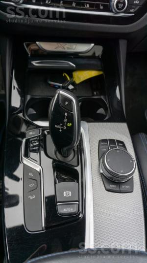 Black BMW X3 2019 in Riga, with an engine capacity of 3.00 L and mileage of 180 thousand km for 26590 €, photo 16 on AUTOMOTO.COM.LV