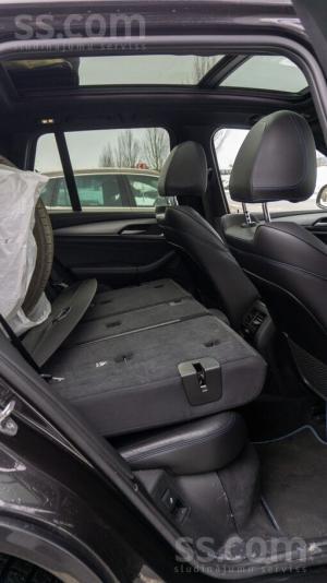 Black BMW X3 2019 in Riga, with an engine capacity of 3.00 L and mileage of 180 thousand km for 26590 €, photo 32 on AUTOMOTO.COM.LV