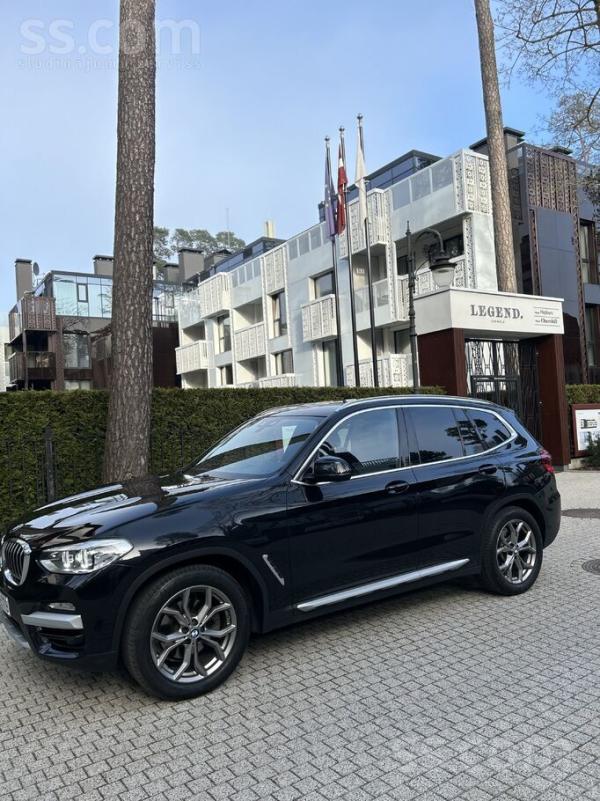 Black BMW X3 2019 in Riga, with an engine capacity of 2.00 L and mileage of 159 thousand km for 26900 €, photo 3 on AUTOMOTO.COM.LV