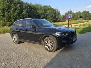 Black BMW X3 2019 in Vilnius, with an engine capacity of 2.00 L and mileage of 271 thousand km for 23500 €, photo 4 on AUTOMOTO.COM.LV
