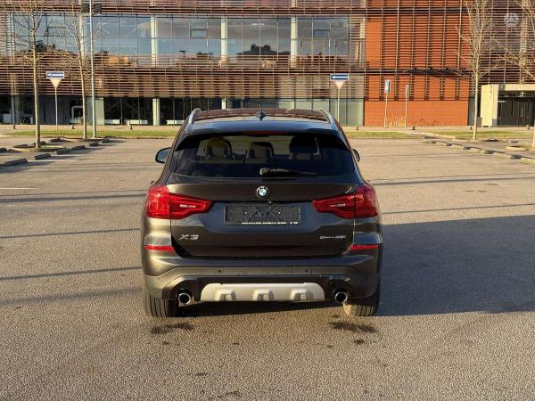 Black BMW X3 2019 in Klaipeda, with an engine capacity of 2.00 L and mileage of 128 thousand km for 22500 €, photo 5 on AUTOMOTO.COM.LV