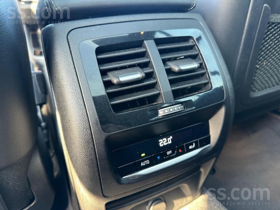 Black BMW X3 2019 in Daugavpils, with an engine capacity of 2.00 L and mileage of 193 thousand km for 20900 €, photo 11 on AUTOMOTO.COM.LV