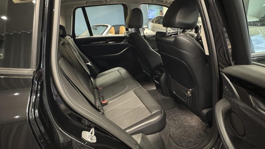 Black BMW X3 2019 in Marupe, with an engine capacity of 2.00 L and mileage of 134 thousand km for 20500 €, photo 9 on AUTOMOTO.COM.LV