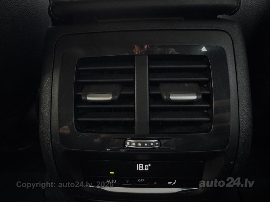 Black BMW X3 2019 in Riga, with an engine capacity of 0.00 L and mileage of 280 thousand km for 16990 €, photo 26 on AUTOMOTO.COM.LV