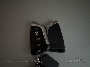 Black BMW X3 2019 in Riga, with an engine capacity of 0.00 L and mileage of 280 thousand km for 16990 €, photo 30 on AUTOMOTO.COM.LV