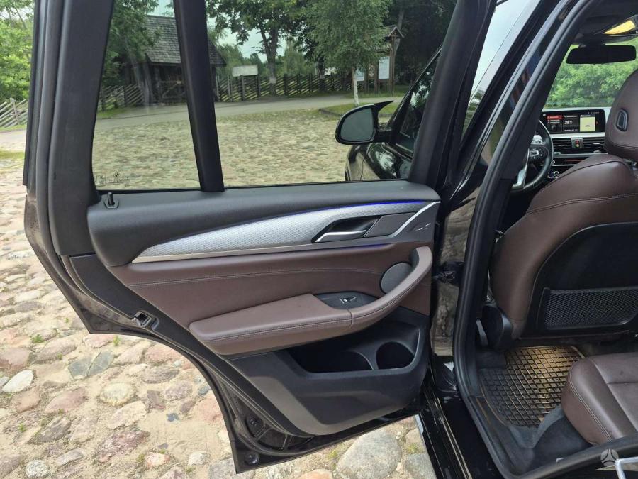 Black BMW X3 2019 in Telschi, with an engine capacity of 2.00 L and mileage of 187 thousand km for 21000 €, photo 18 on AUTOMOTO.COM.LV
