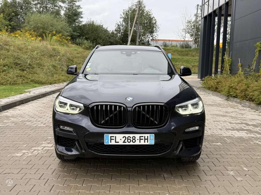 Black BMW X3 2019 in Vilnius, with an engine capacity of 3.00 L and mileage of 267 thousand km for 17800 €, photo 3 on AUTOMOTO.COM.LV