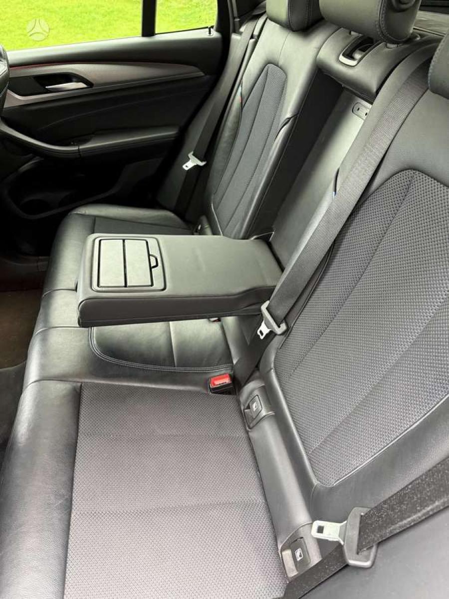 Black BMW X3 2019 in Vilnius, with an engine capacity of 3.00 L and mileage of 267 thousand km for 17800 €, photo 10 on AUTOMOTO.COM.LV