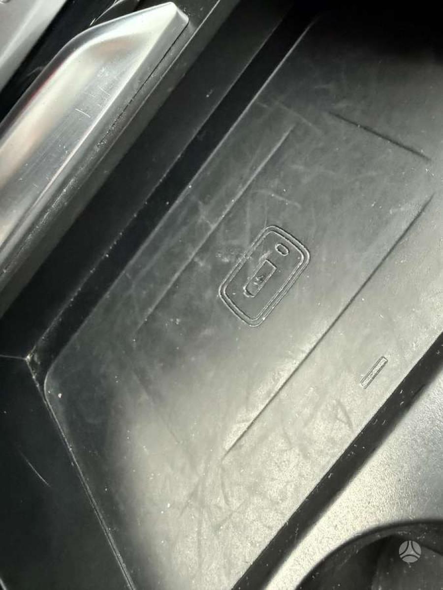 Black BMW X3 2019 in Vilnius, with an engine capacity of 3.00 L and mileage of 267 thousand km for 17800 €, photo 14 on AUTOMOTO.COM.LV
