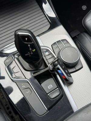 Black BMW X3 2019 in Vilnius, with an engine capacity of 3.00 L and mileage of 267 thousand km for 17800 €, photo 21 on AUTOMOTO.COM.LV