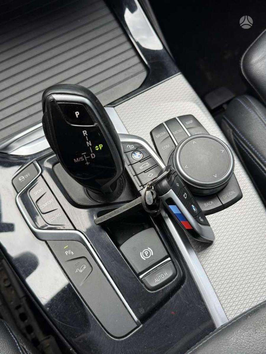 Black BMW X3 2019 in Vilnius, with an engine capacity of 3.00 L and mileage of 267 thousand km for 17800 €, photo 21 on AUTOMOTO.COM.LV