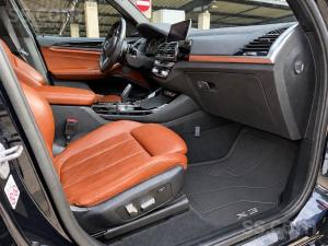 Black BMW X3 2019 in Riga, with an engine capacity of 3.00 L and mileage of 173 thousand km for 29900 €, photo 12 on AUTOMOTO.COM.LV