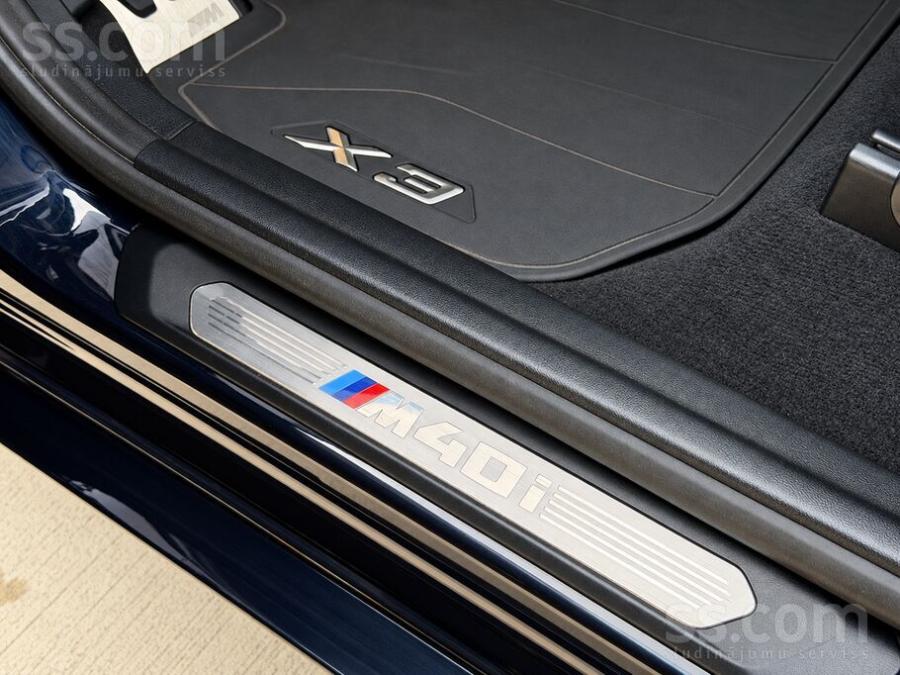 Black BMW X3 2019 in Riga, with an engine capacity of 3.00 L and mileage of 173 thousand km for 29900 €, photo 15 on AUTOMOTO.COM.LV
