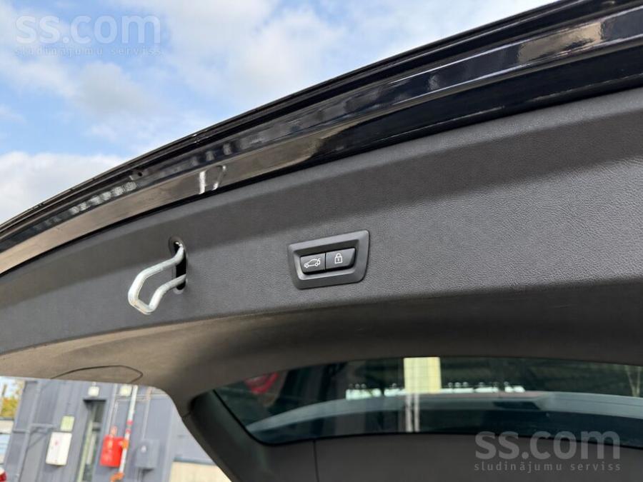 Black BMW X3 2019 in Riga, with an engine capacity of 3.00 L and mileage of 173 thousand km for 29900 €, photo 16 on AUTOMOTO.COM.LV