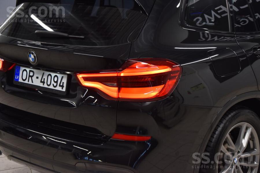 Black BMW X3 2019 in Riga, with an engine capacity of 2.00 L and mileage of 115 thousand km for 25990 €, photo 10 on AUTOMOTO.COM.LV