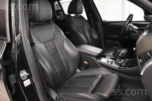 Black BMW X3 2019 in Riga, with an engine capacity of 2.00 L and mileage of 115 thousand km for 25990 €, photo 16 on AUTOMOTO.COM.LV