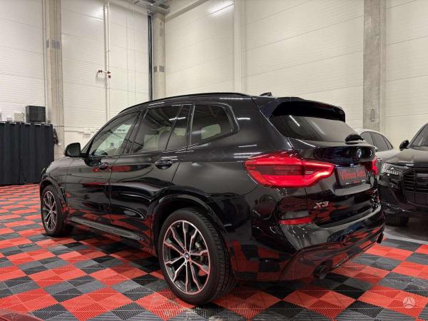 Black BMW X3 2020 in Vilnius, with an engine capacity of 2.00 L and mileage of 70 thousand km for 32490 €, photo 6 on AUTOMOTO.COM.LV