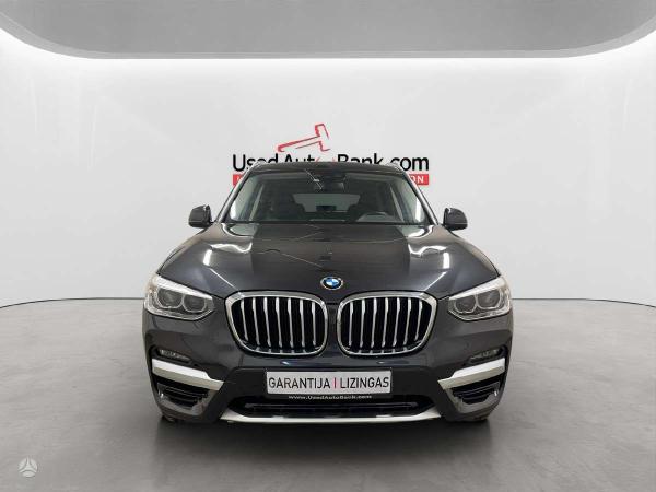 Black BMW X3 2020 in Vilnius, with an engine capacity of 2.00 L and mileage of 99 thousand km for 27225 €, photo 2 on AUTOMOTO.COM.LV