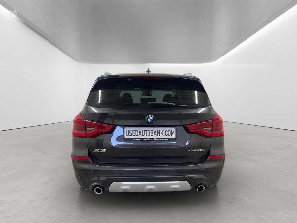 Black BMW X3 2020 in Vilnius, with an engine capacity of 2.00 L and mileage of 99 thousand km for 27225 €, photo 5 on AUTOMOTO.COM.LV