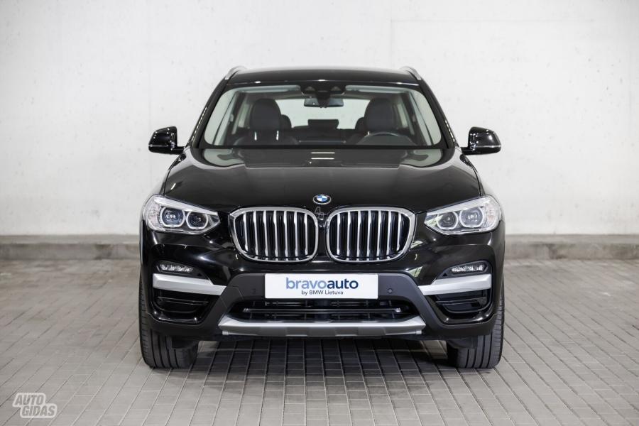 Black BMW X3 2020 in Vilnius, with an engine capacity of 2.00 L and mileage of 70 thousand km for 27491 €, photo 3 on AUTOMOTO.COM.LV
