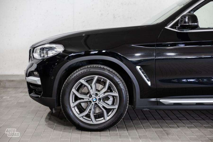 Black BMW X3 2020 in Vilnius, with an engine capacity of 2.00 L and mileage of 70 thousand km for 27491 €, photo 6 on AUTOMOTO.COM.LV