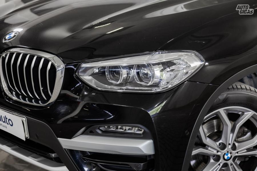 Black BMW X3 2020 in Vilnius, with an engine capacity of 2.00 L and mileage of 70 thousand km for 27491 €, photo 7 on AUTOMOTO.COM.LV