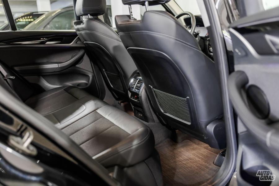 Black BMW X3 2020 in Vilnius, with an engine capacity of 2.00 L and mileage of 70 thousand km for 27491 €, photo 15 on AUTOMOTO.COM.LV