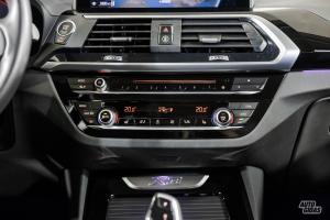 Black BMW X3 2020 in Vilnius, with an engine capacity of 2.00 L and mileage of 70 thousand km for 27491 €, photo 19 on AUTOMOTO.COM.LV