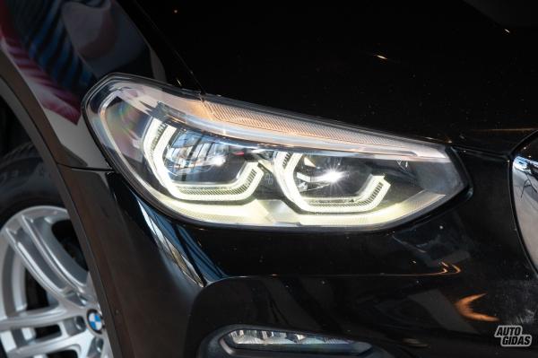 Black BMW X3 2020 in Kaunas, with an engine capacity of 2.00 L and mileage of 178 thousand km for 26774 €, photo 4 on AUTOMOTO.COM.LV