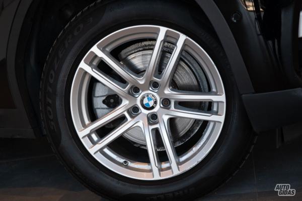 Black BMW X3 2020 in Kaunas, with an engine capacity of 2.00 L and mileage of 178 thousand km for 26774 €, photo 9 on AUTOMOTO.COM.LV