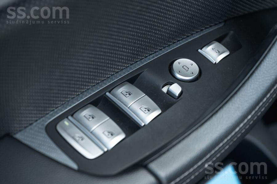 Black BMW X3 2020 in Riga, with an engine capacity of 2.00 L and mileage of 63 thousand km for 28500 €, photo 13 on AUTOMOTO.COM.LV