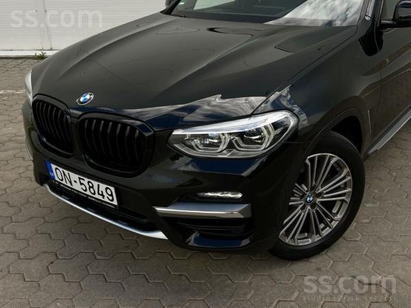 Black BMW X3 2020 in Riga, with an engine capacity of 2.00 L and mileage of 165 thousand km for 27490 €, photo 3 on AUTOMOTO.COM.LV