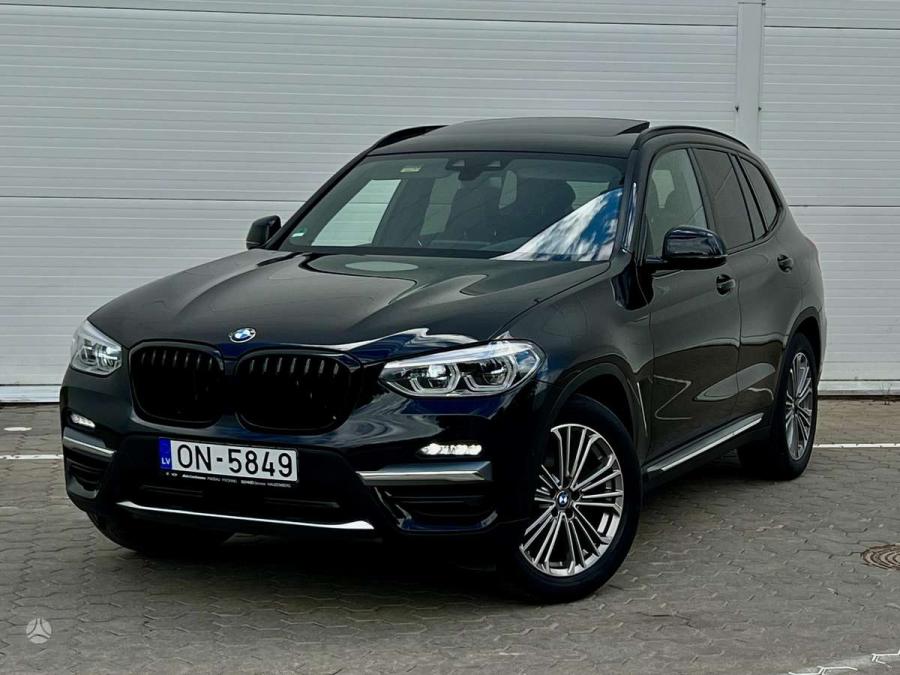 Black BMW X3 2020 in Riga, with an engine capacity of 2.00 L and mileage of 165 thousand km for 27490 €, photo 1 on AUTOMOTO.COM.LV