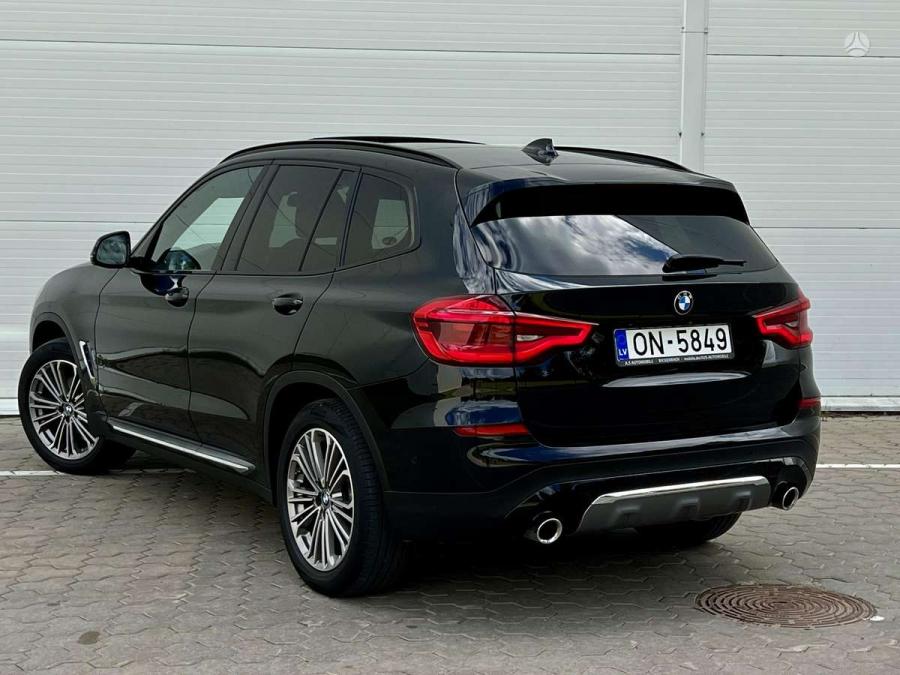 Black BMW X3 2020 in Riga, with an engine capacity of 2.00 L and mileage of 165 thousand km for 27490 €, photo 7 on AUTOMOTO.COM.LV