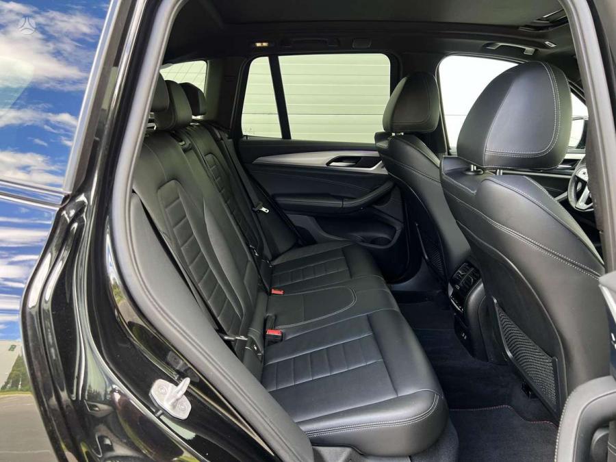 Black BMW X3 2020 in Riga, with an engine capacity of 2.00 L and mileage of 165 thousand km for 27490 €, photo 17 on AUTOMOTO.COM.LV