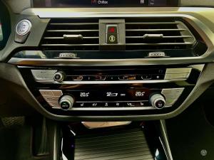 Black BMW X3 2020 in Riga, with an engine capacity of 2.00 L and mileage of 165 thousand km for 27490 €, photo 29 on AUTOMOTO.COM.LV