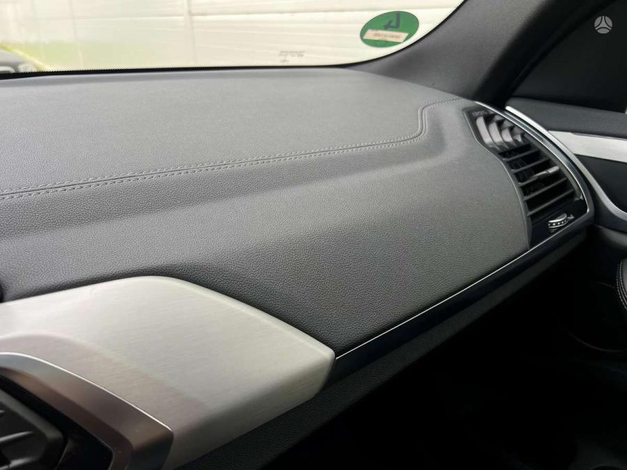 Black BMW X3 2020 in Riga, with an engine capacity of 2.00 L and mileage of 165 thousand km for 27490 €, photo 32 on AUTOMOTO.COM.LV