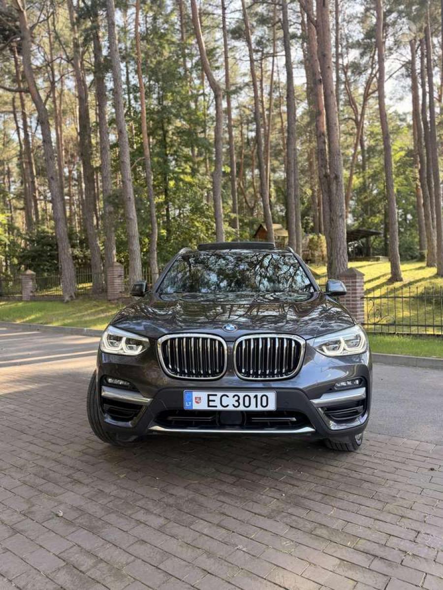 Black BMW X3 2020 in Kaunas, with an engine capacity of 2.00 L and mileage of 127 thousand km for 29700 €, photo 3 on AUTOMOTO.COM.LV