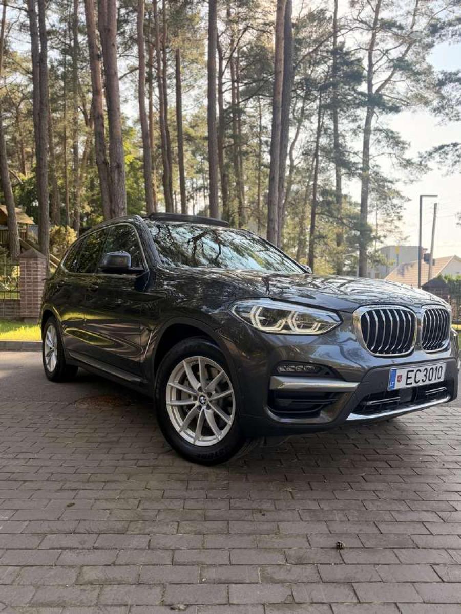 Black BMW X3 2020 in Kaunas, with an engine capacity of 2.00 L and mileage of 127 thousand km for 29700 €, photo 4 on AUTOMOTO.COM.LV