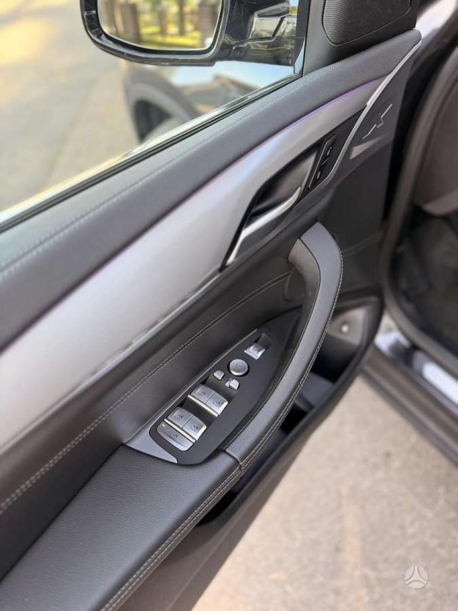 Black BMW X3 2020 in Kaunas, with an engine capacity of 2.00 L and mileage of 127 thousand km for 29700 €, photo 11 on AUTOMOTO.COM.LV