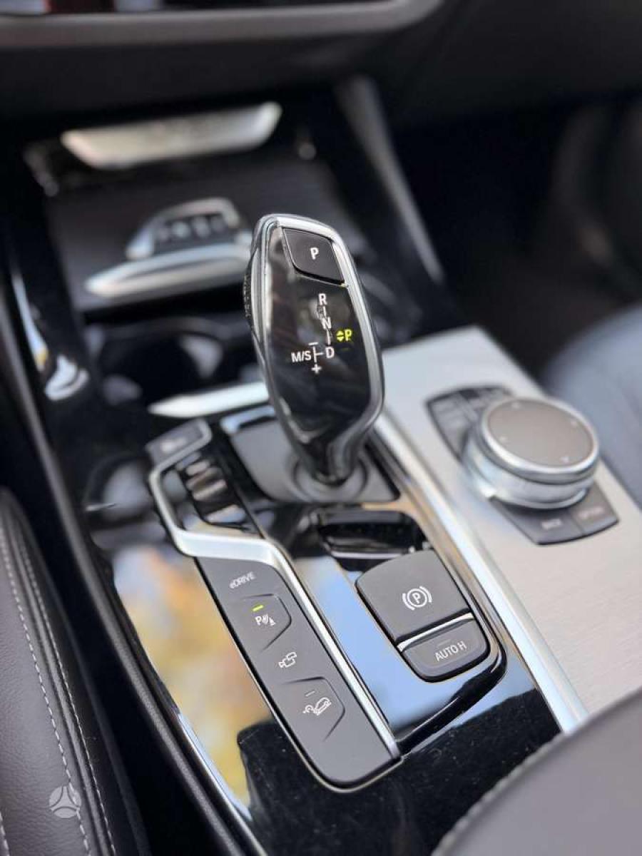 Black BMW X3 2020 in Kaunas, with an engine capacity of 2.00 L and mileage of 127 thousand km for 29700 €, photo 20 on AUTOMOTO.COM.LV