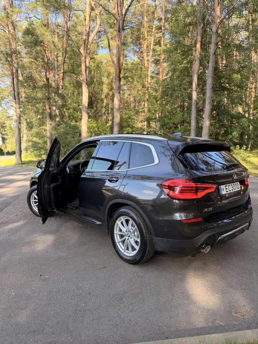 Black BMW X3 2020 in Kaunas, with an engine capacity of 2.00 L and mileage of 127 thousand km for 29700 €, photo 24 on AUTOMOTO.COM.LV