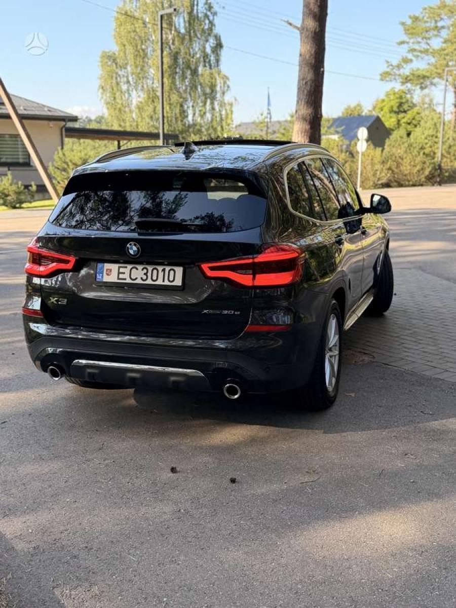 Black BMW X3 2020 in Kaunas, with an engine capacity of 2.00 L and mileage of 127 thousand km for 29700 €, photo 33 on AUTOMOTO.COM.LV