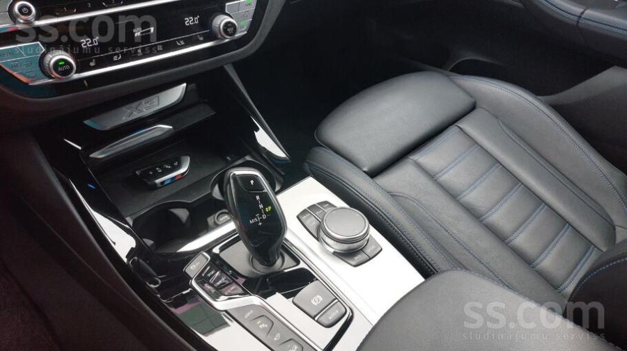 Black BMW X3 2020 in Tukums, with an engine capacity of 2.00 L and mileage of 183 thousand km for 26990 €, photo 17 on AUTOMOTO.COM.LV