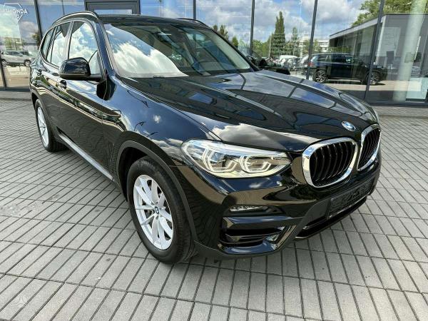 Black BMW X3 2020 in Kaunas, with an engine capacity of 2.00 L and mileage of 185 thousand km for 22900 €, photo 3 on AUTOMOTO.COM.LV