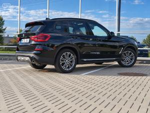 Black BMW X3 2020 in Kaunas, with an engine capacity of 3.00 L and mileage of 155 thousand km for 28999 €, photo 7 on AUTOMOTO.COM.LV